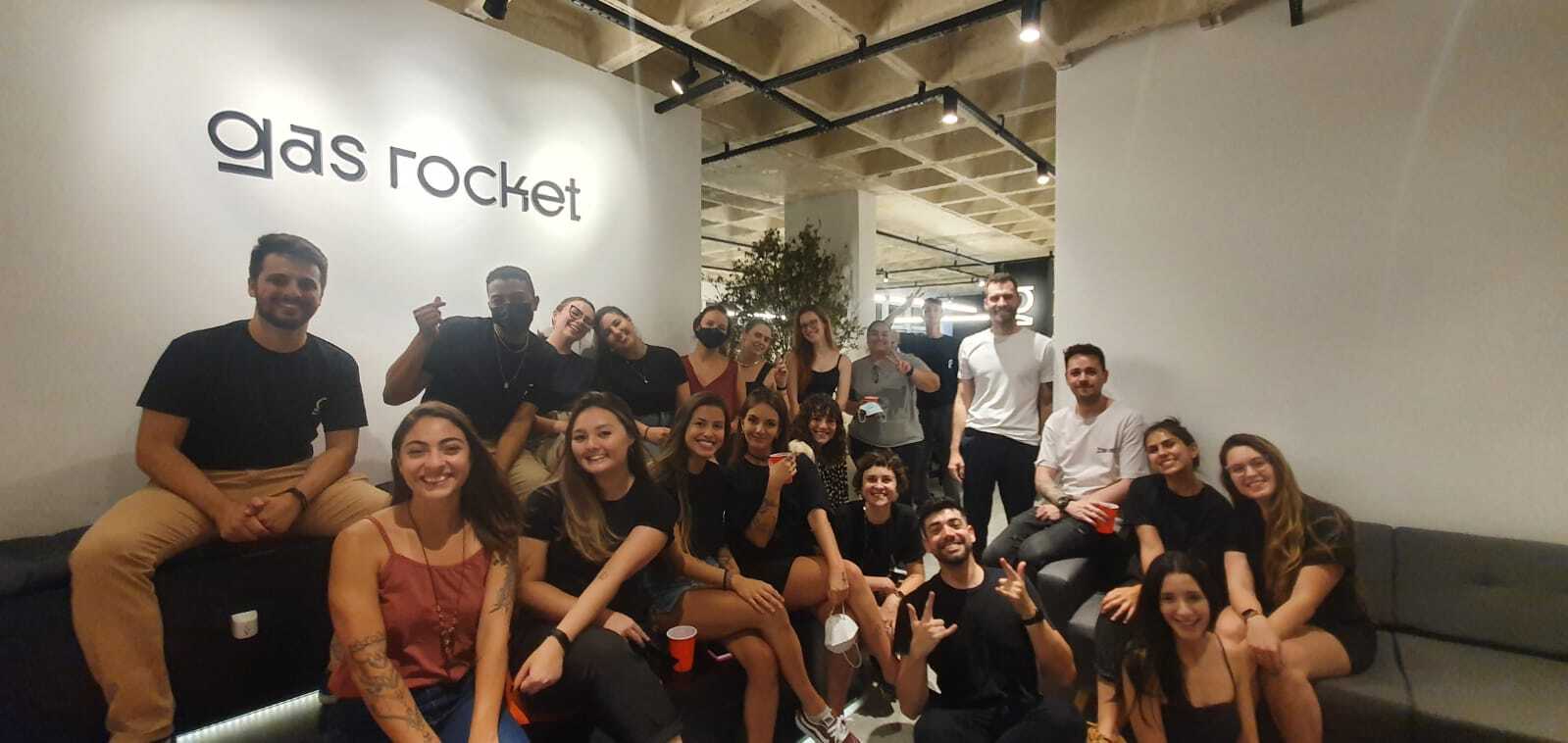 Há 8 anos, nascia muito mais que uma estrela, nascia a gas rocket - gas ...